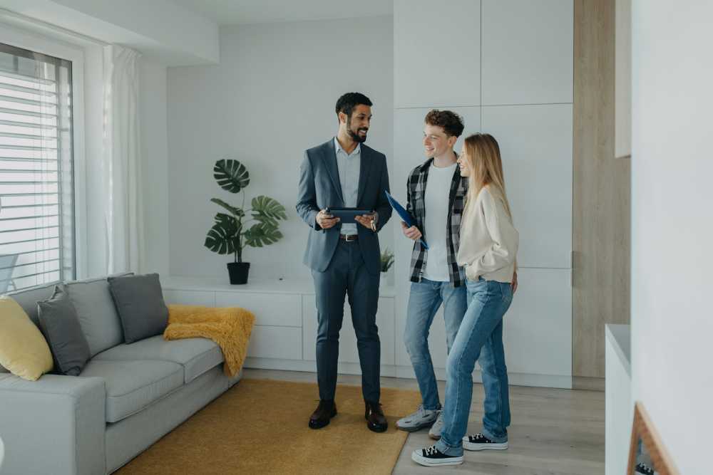Top Traits of Successful Real Estate Experts: What Sets Them Apart